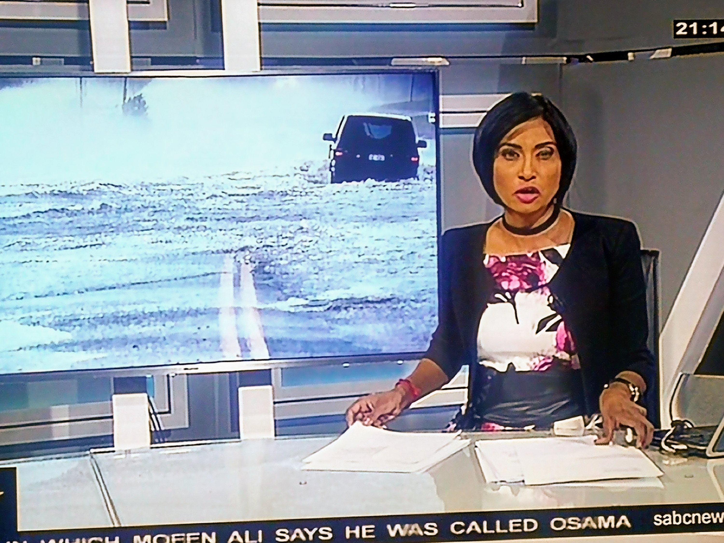 What makes a good TV news anchor – SithenjwaT